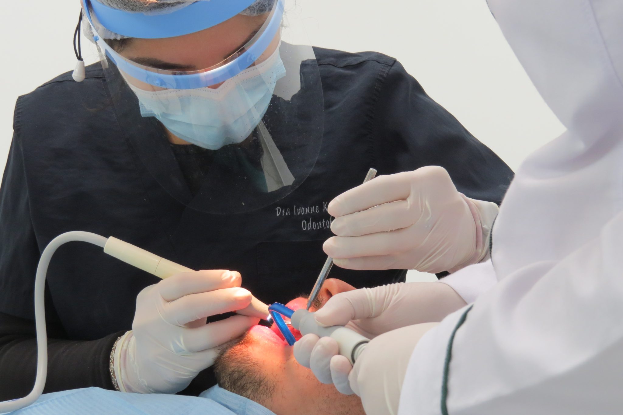 ORTODONCIA: INSTALACIÓN DE BRACKETS - CLÍNICA BIOZELLEN